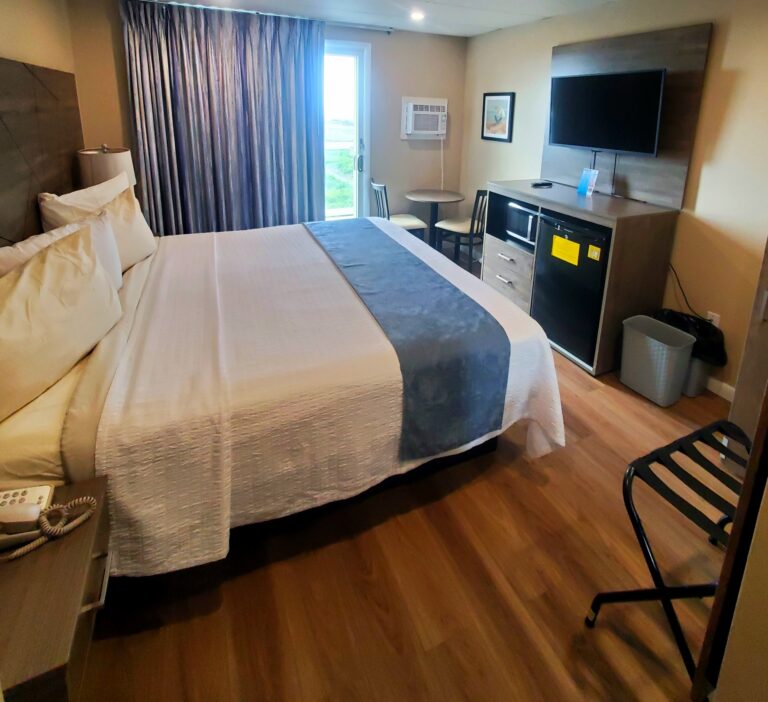 Accommodations - Waters Edge Ocean Resort